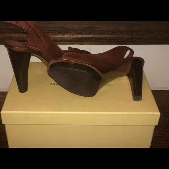 Maxstudio | Shoes | Chestnut Sling Back Peep Toe Pump 75 M | Poshmark